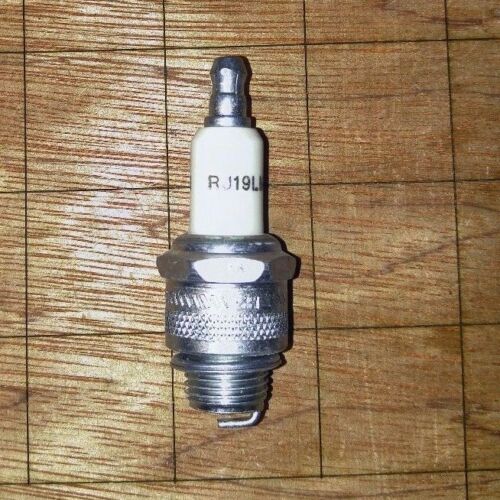 Genuine Briggs & Stratton 796112 Spark Plug 796112S replace Champion J ...